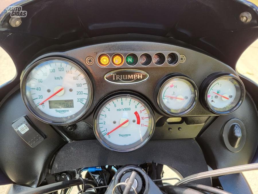 Zils Triumph Tiger 2000 Utena, ar dzinēja tilpumu 0.89 L un nobraukumu 73 tūkst. km par 1850 €, foto 10 vietnē AUTOMOTO.COM.LV