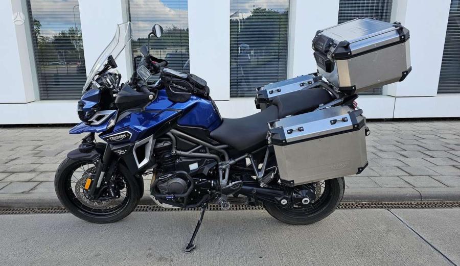 Blue Triumph Tiger 2016 in Vilnius, with an engine capacity of 1.22 L and mileage of 35 thousand km for 7850 €, photo 1 on AUTOMOTO.COM.LV