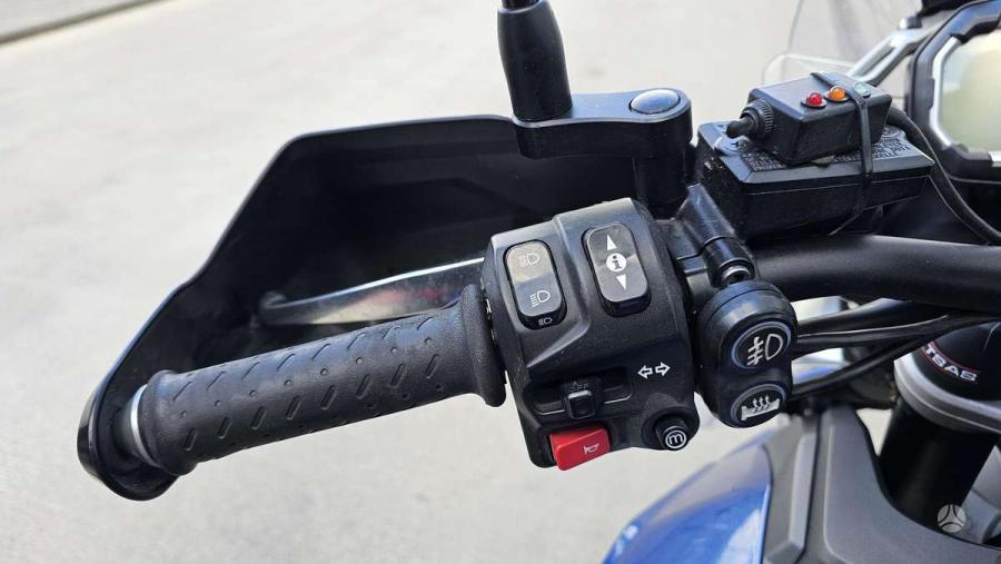 Blue Triumph Tiger 2016 in Vilnius, with an engine capacity of 1.22 L and mileage of 35 thousand km for 7850 €, photo 13 on AUTOMOTO.COM.LV
