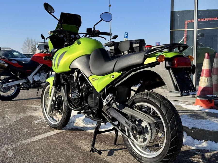 Zaļš Triumph Tiger 2000 Viļņa, ar dzinēja tilpumu 0.90 L un nobraukumu 48 tūkst. km par 2299 €, foto 13 vietnē AUTOMOTO.COM.LV