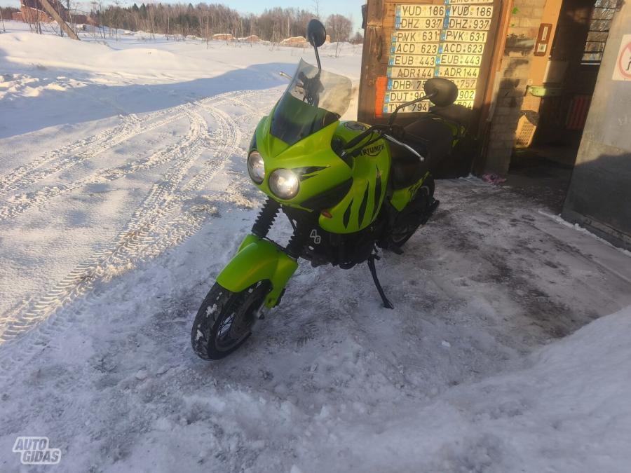 Green Triumph Tiger 2001 in Ignalina, with an engine capacity of 0.96 L and mileage of 49 thousand km for 1999 €, photo 6 on AUTOMOTO.COM.LV