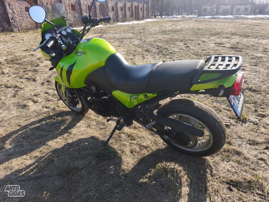 Green Triumph Tiger 2001 in Ignalina, with an engine capacity of 0.96 L and mileage of 47 thousand km for 1799 €, photo 3 on AUTOMOTO.COM.LV