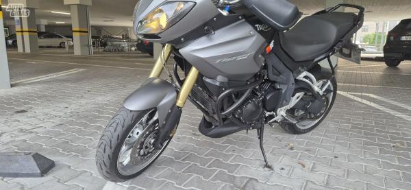 Pelēks Triumph Tiger 2009 Kauņa, ar dzinēja tilpumu 1.05 L un nobraukumu 0 tūkst. km par 4450 €, foto 2 vietnē AUTOMOTO.COM.LV