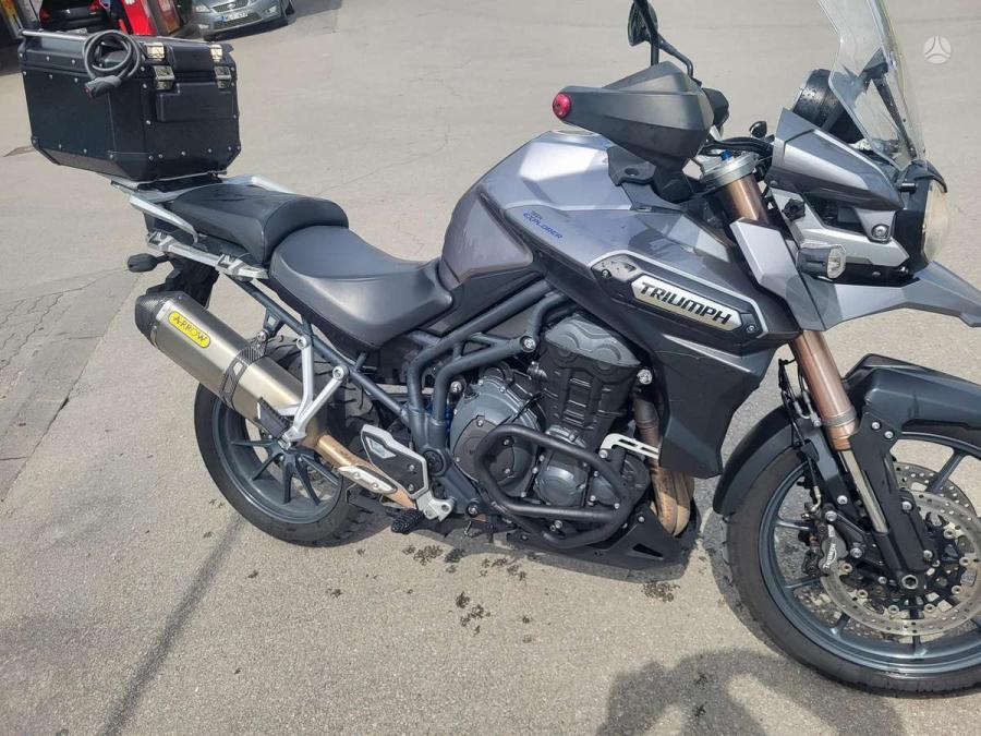 Grey Triumph Tiger 2012 in Telschi, with an engine capacity of 1.22 L and mileage of 83 thousand km for 5400 €, photo 3 on AUTOMOTO.COM.LV