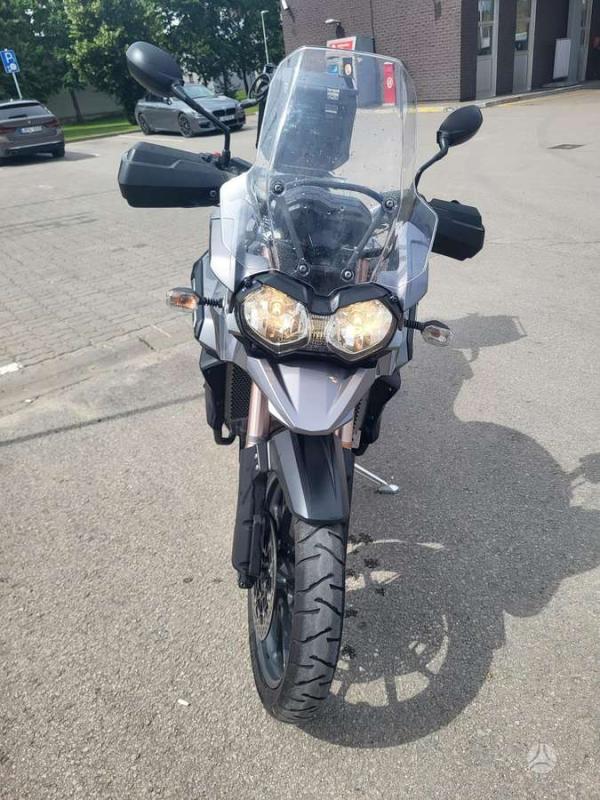 Pelēks Triumph Tiger 2012 Telšiai, ar dzinēja tilpumu 1.22 L un nobraukumu 83 tūkst. km par 5400 €, foto 3 vietnē AUTOMOTO.COM.LV