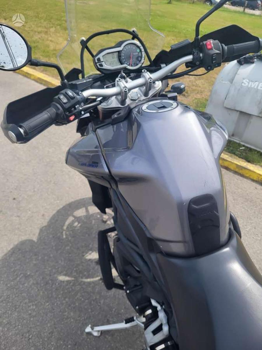Grey Triumph Tiger 2012 in Telschi, with an engine capacity of 1.22 L and mileage of 83 thousand km for 5400 €, photo 6 on AUTOMOTO.COM.LV