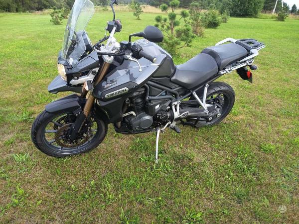 Grey Triumph Tiger 2015 in Telschi, with an engine capacity of 1.22 L and mileage of 40 thousand km for 5350 €, photo 1 on AUTOMOTO.COM.LV
