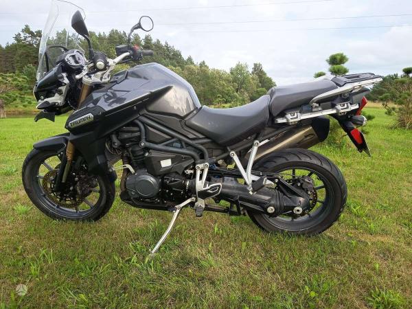 Grey Triumph Tiger 2015 in Telschi, with an engine capacity of 1.22 L and mileage of 40 thousand km for 5350 €, photo 8 on AUTOMOTO.COM.LV