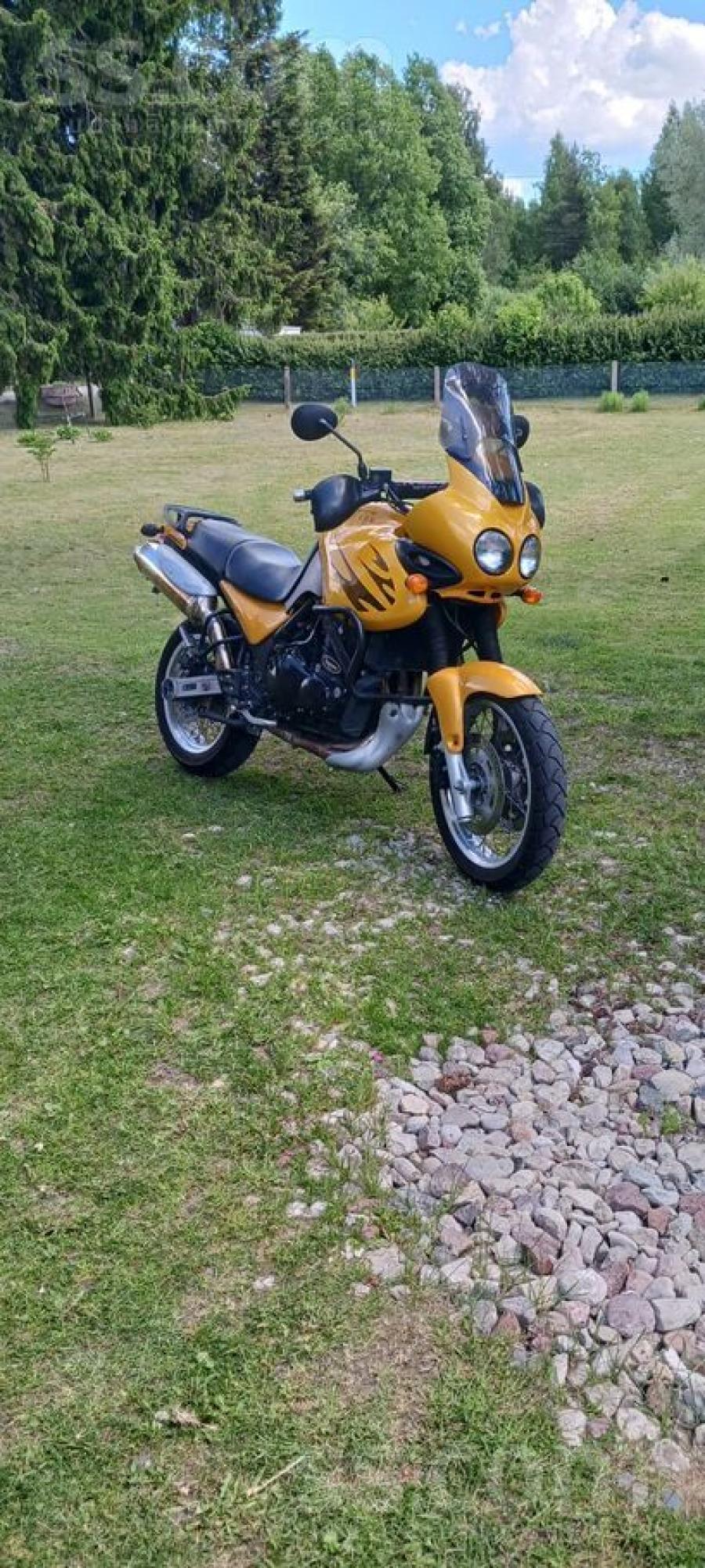 Triumph Tiger 2000 Ventspils, ar dzinēja tilpumu 0.89 L un nobraukumu 0 tūkst. km par 2950 €, foto 1 vietnē AUTOMOTO.COM.LV