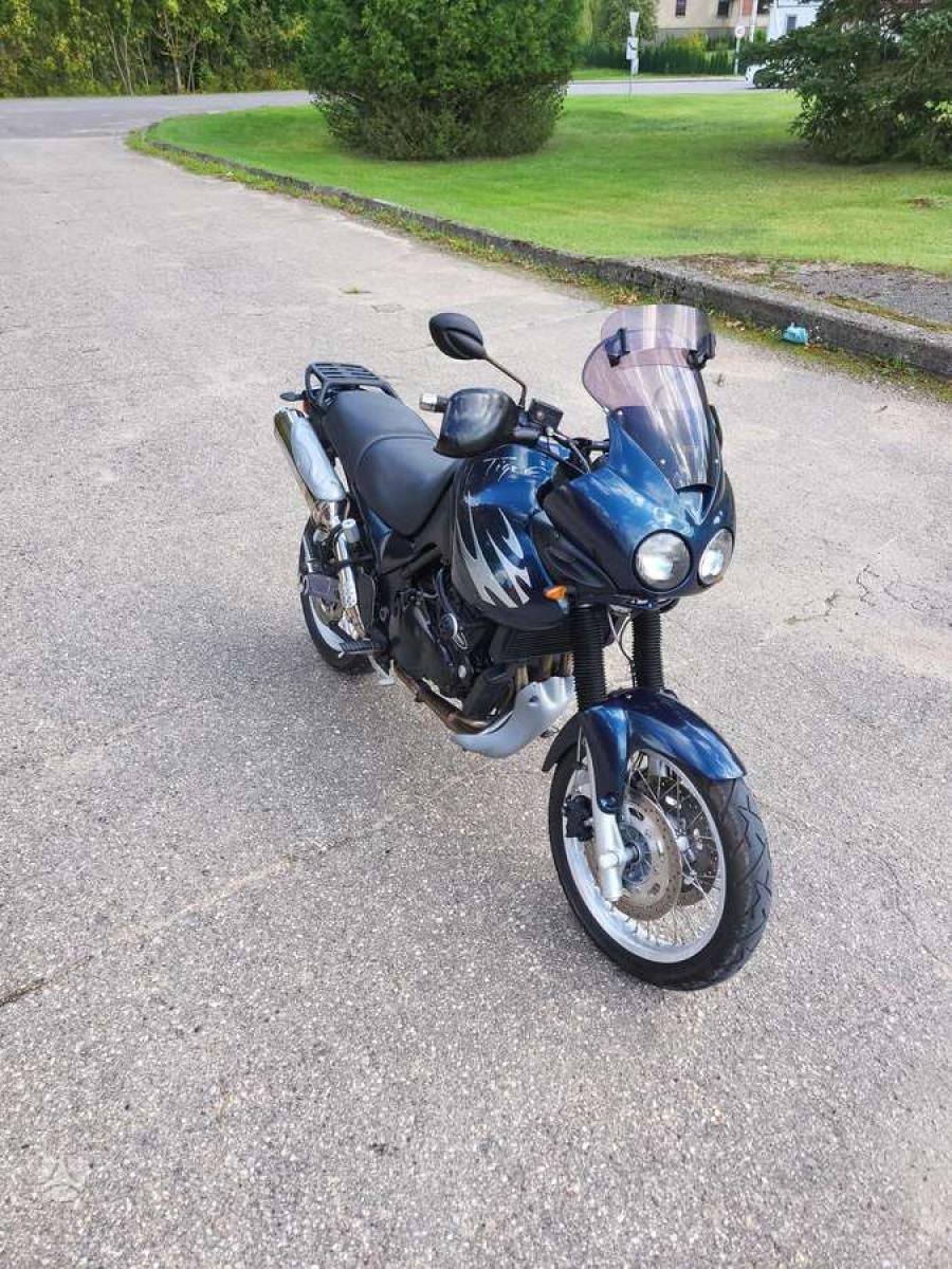 Triumph Tiger 2000 Utena, ar dzinēja tilpumu 0.89 L un nobraukumu 72 tūkst. km par 1850 €, foto 5 vietnē AUTOMOTO.COM.LV