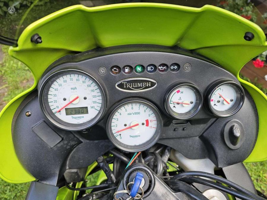 Triumph Tiger 2002 in Kupiskis, with an engine capacity of 0.96 L and mileage of 24 thousand km for 2500 €, photo 12 on AUTOMOTO.COM.LV
