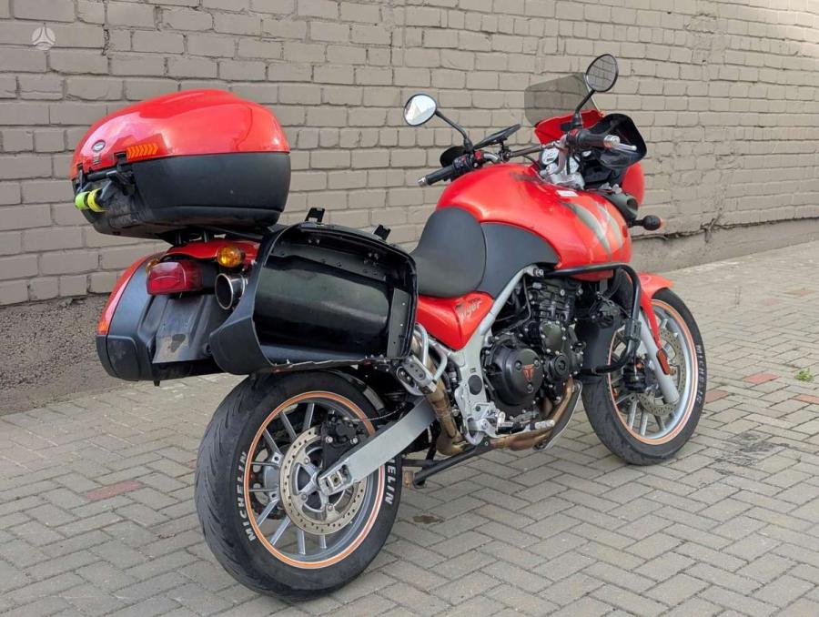 Triumph Tiger 2004 in Kaunas, with an engine capacity of 0.96 L and mileage of 34 thousand km for 2000 €, photo 6 on AUTOMOTO.COM.LV