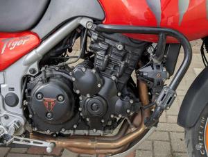 Triumph Tiger 2004 in Kaunas, with an engine capacity of 0.96 L and mileage of 34 thousand km for 2000 €, photo 11 on AUTOMOTO.COM.LV