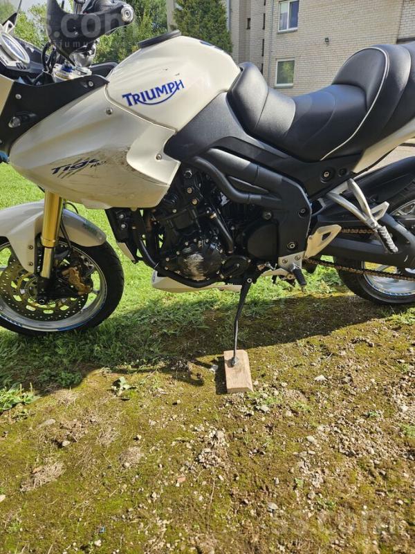 Triumph Tiger 2008 in Utena, with an engine capacity of 1.05 L and mileage of 0 thousand km for 2250 €, photo 4 on AUTOMOTO.COM.LV