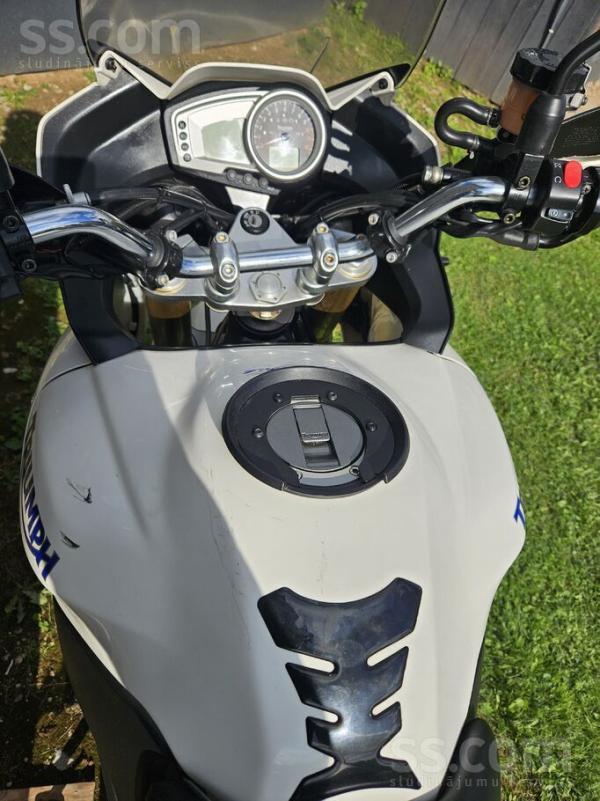 Triumph Tiger 2008 in Utena, with an engine capacity of 1.05 L and mileage of 0 thousand km for 2250 €, photo 7 on AUTOMOTO.COM.LV