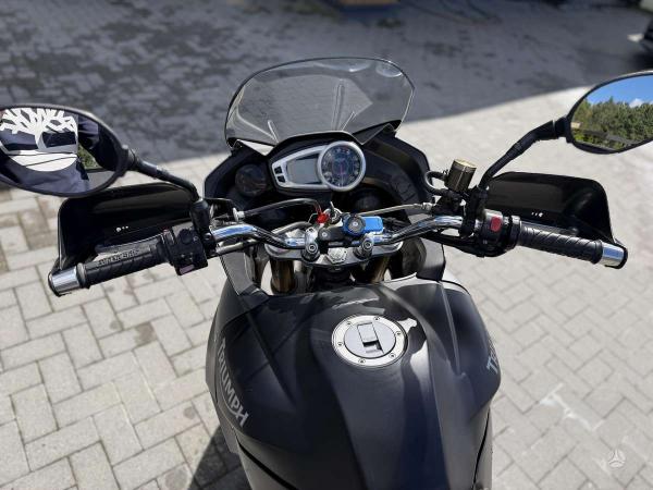 Triumph Tiger 2010 Plungė, ar dzinēja tilpumu 1.05 L un nobraukumu 58 tūkst. km par 3200 €, foto 6 vietnē AUTOMOTO.COM.LV