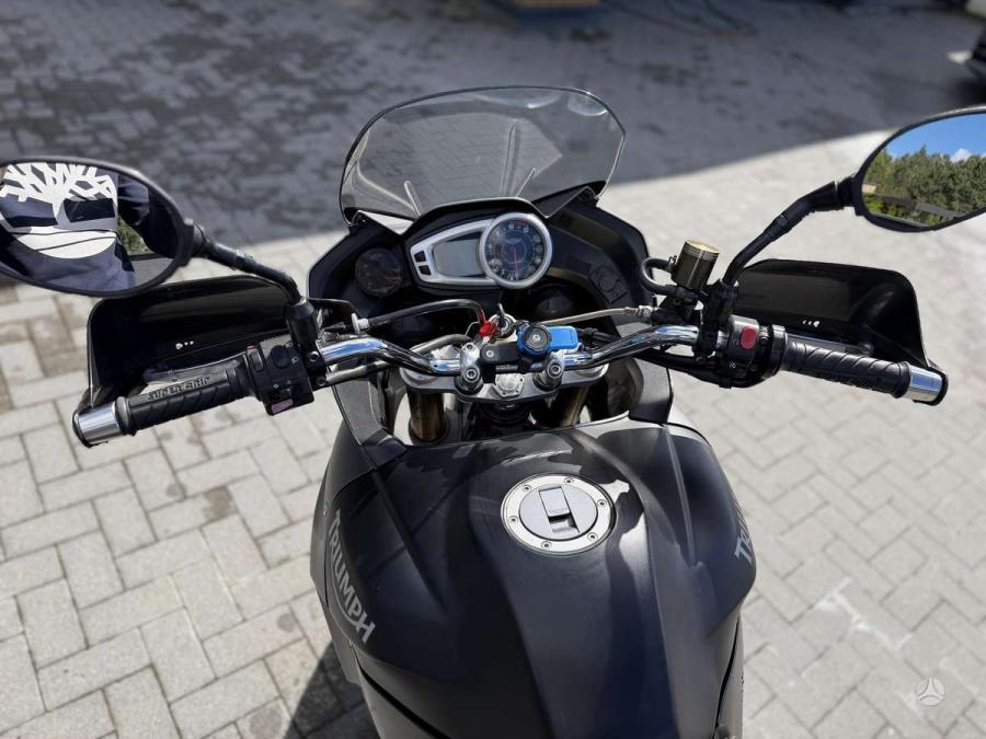 Triumph Tiger 2010 Plungė, ar dzinēja tilpumu 1.05 L un nobraukumu 58 tūkst. km par 3200 €, foto 6 vietnē AUTOMOTO.COM.LV