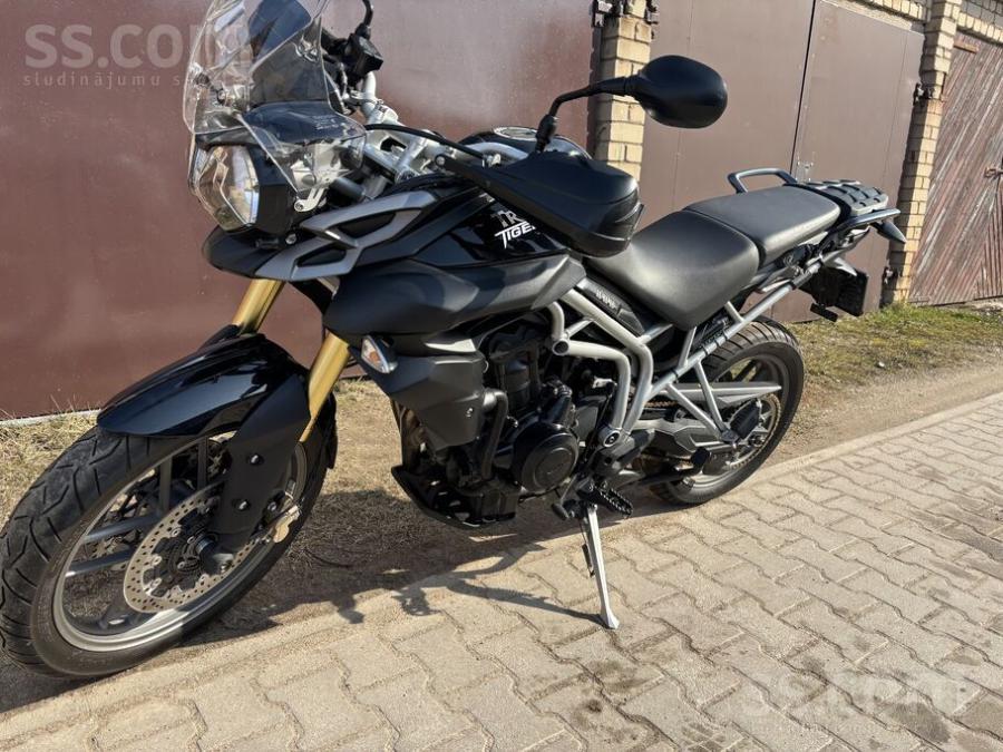 Triumph Tiger 2011 in Tukums, with an engine capacity of 0.80 L and mileage of 0 thousand km for 4800 €, photo 2 on AUTOMOTO.COM.LV