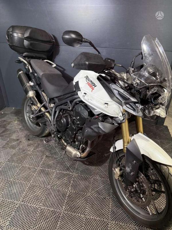 Triumph Tiger 2012 in Taurage, with an engine capacity of 0.80 L and mileage of 24 thousand km for 2990 €, photo 1 on AUTOMOTO.COM.LV