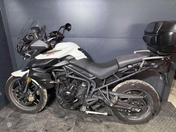 Triumph Tiger 2012 in Taurage, with an engine capacity of 0.80 L and mileage of 24 thousand km for 2990 €, photo 5 on AUTOMOTO.COM.LV
