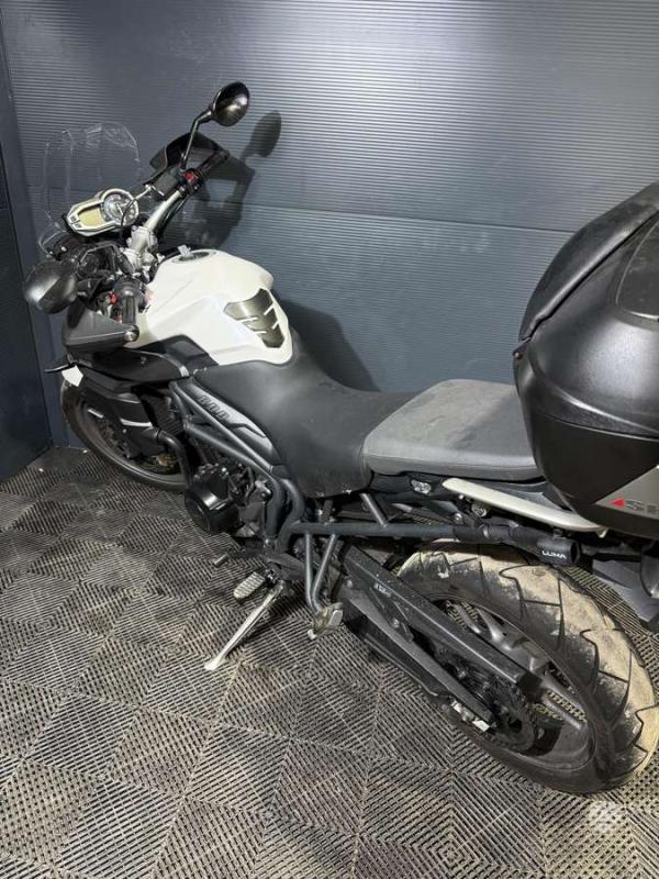 Triumph Tiger 2012 in Taurage, with an engine capacity of 0.80 L and mileage of 24 thousand km for 2990 €, photo 8 on AUTOMOTO.COM.LV