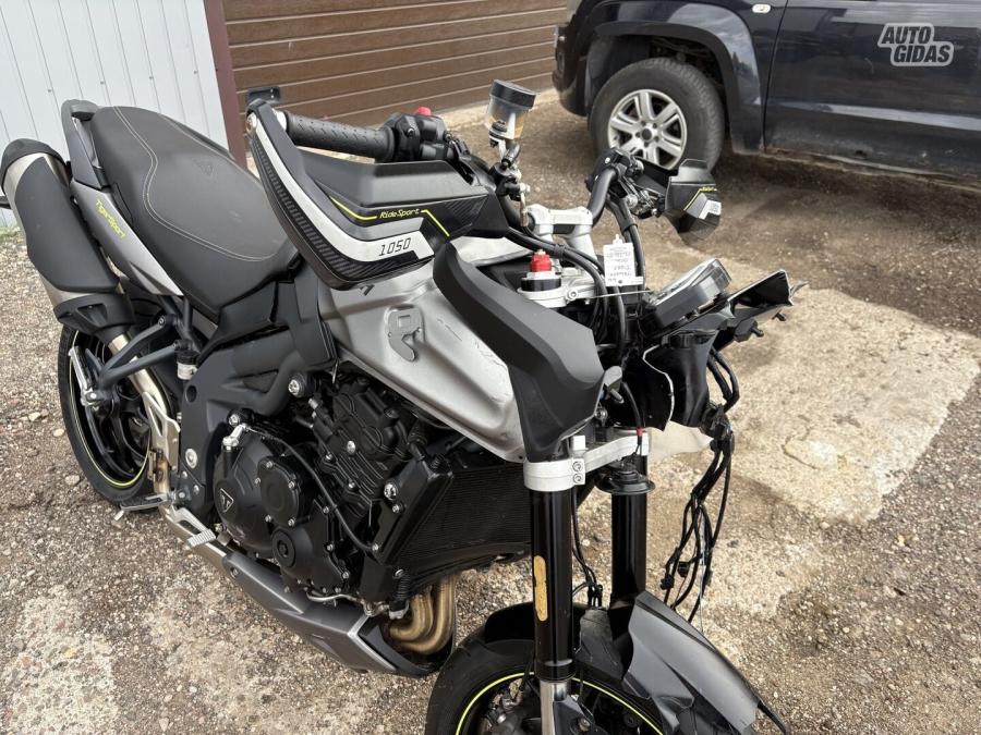 Triumph Tiger 2020 Kelmė, ar dzinēja tilpumu 1.05 L un nobraukumu 19 tūkst. km par 2530 €, foto 18 vietnē AUTOMOTO.COM.LV