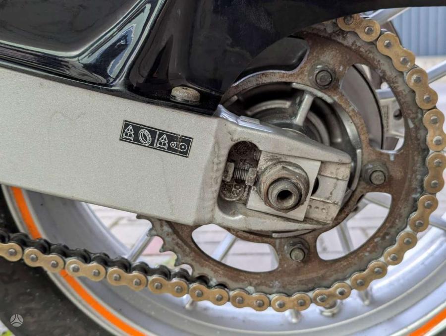 Oranžs Triumph Tiger 2004 Kauņa, ar dzinēja tilpumu 0.96 L un nobraukumu 34 tūkst. km par 2200 €, foto 10 vietnē AUTOMOTO.COM.LV