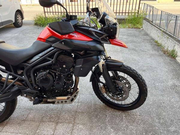 Sarkans Triumph Tiger 2011 Panevēža, ar dzinēja tilpumu 0.80 L un nobraukumu 45 tūkst. km par 4900 €, foto 6 vietnē AUTOMOTO.COM.LV