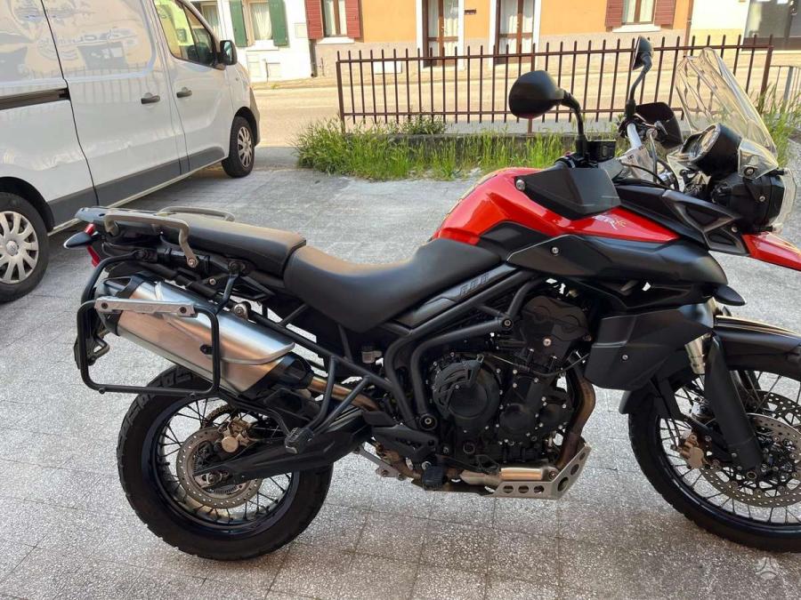 Sarkans Triumph Tiger 2011 Panevēža, ar dzinēja tilpumu 0.80 L un nobraukumu 45 tūkst. km par 4900 €, foto 7 vietnē AUTOMOTO.COM.LV