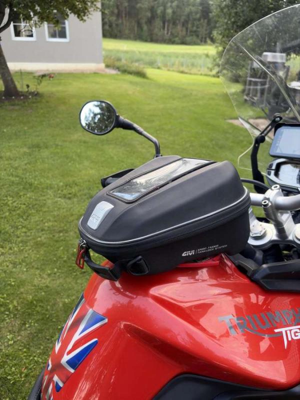 Red Triumph Tiger 2012 in Moletai, with an engine capacity of 0.80 L and mileage of 120 thousand km for 4200 €, photo 7 on AUTOMOTO.COM.LV