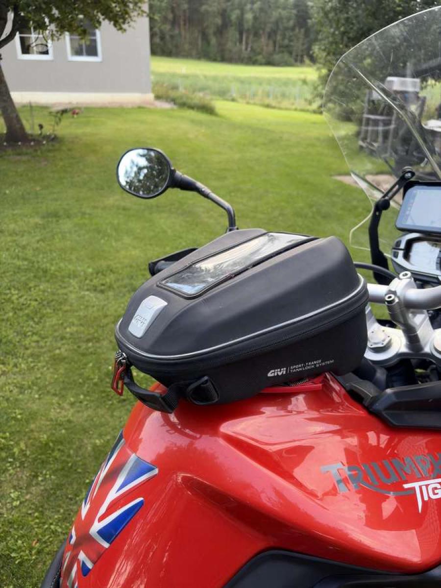 Sarkans Triumph Tiger 2012 Molėtai, ar dzinēja tilpumu 0.80 L un nobraukumu 120 tūkst. km par 4200 €, foto 7 vietnē AUTOMOTO.COM.LV