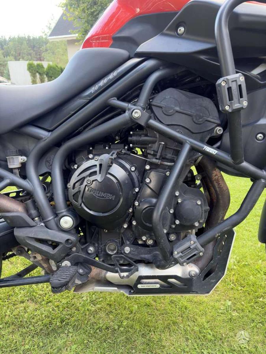 Sarkans Triumph Tiger 2012 Molėtai, ar dzinēja tilpumu 0.80 L un nobraukumu 120 tūkst. km par 4200 €, foto 8 vietnē AUTOMOTO.COM.LV