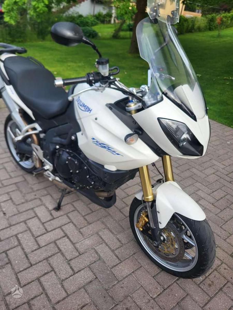 Balts Triumph Tiger 2008 Viļņa, ar dzinēja tilpumu 1.05 L un nobraukumu 79 tūkst. km par 3200 €, foto 1 vietnē AUTOMOTO.COM.LV