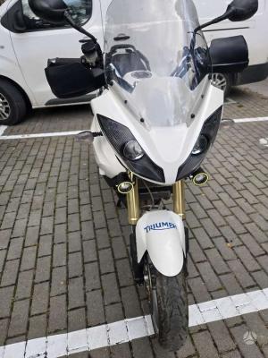 Balts Triumph Tiger 2008 Viļņa, ar dzinēja tilpumu 1.05 L un nobraukumu 41 tūkst. km par 3000 €, foto 6 vietnē AUTOMOTO.COM.LV