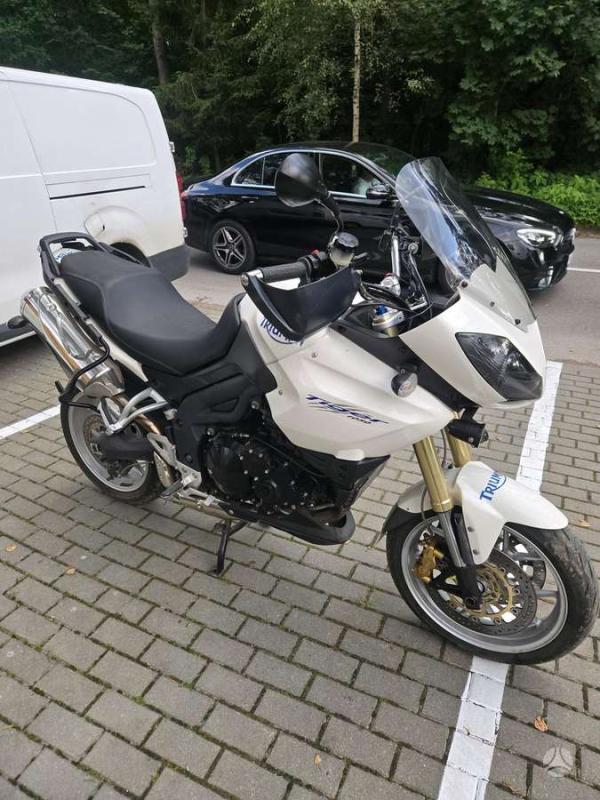 Balts Triumph Tiger 2008 Viļņa, ar dzinēja tilpumu 1.05 L un nobraukumu 41 tūkst. km par 3000 €, foto 7 vietnē AUTOMOTO.COM.LV