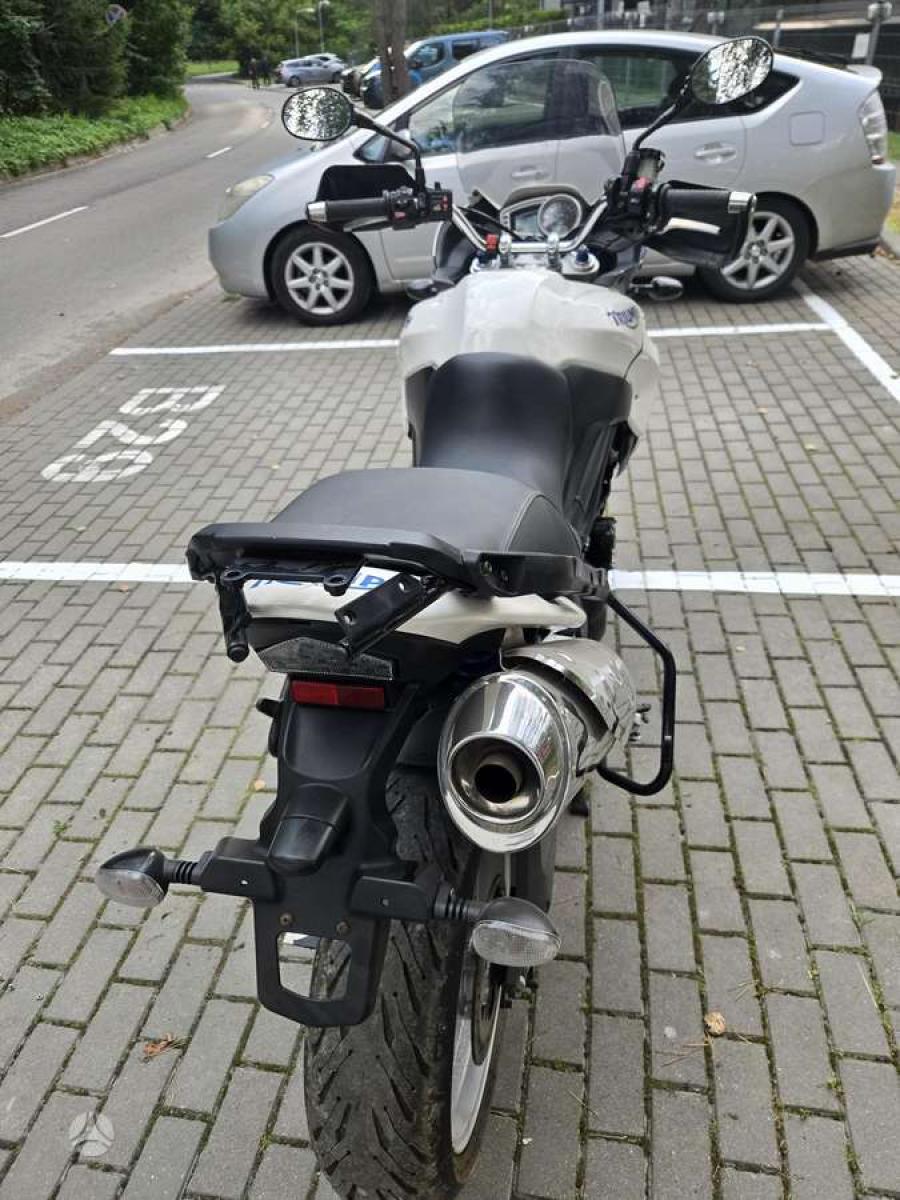 Balts Triumph Tiger 2008 Viļņa, ar dzinēja tilpumu 1.05 L un nobraukumu 41 tūkst. km par 3000 €, foto 13 vietnē AUTOMOTO.COM.LV