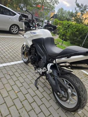 Balts Triumph Tiger 2008 Viļņa, ar dzinēja tilpumu 1.05 L un nobraukumu 41 tūkst. km par 3000 €, foto 15 vietnē AUTOMOTO.COM.LV