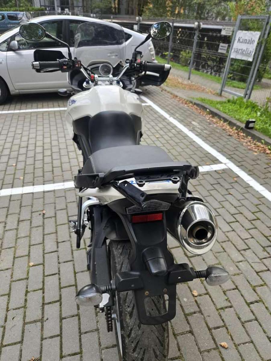 Balts Triumph Tiger 2008 Viļņa, ar dzinēja tilpumu 1.05 L un nobraukumu 41 tūkst. km par 3000 €, foto 16 vietnē AUTOMOTO.COM.LV