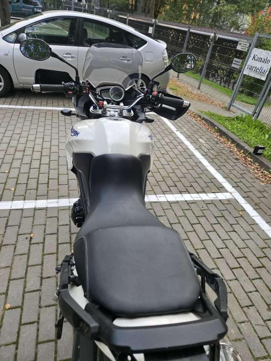 Balts Triumph Tiger 2008 Viļņa, ar dzinēja tilpumu 1.05 L un nobraukumu 41 tūkst. km par 3000 €, foto 21 vietnē AUTOMOTO.COM.LV