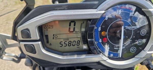Balts Triumph Tiger 2011 Viļņa, ar dzinēja tilpumu 0.80 L un nobraukumu 56 tūkst. km par 4999 €, foto 5 vietnē AUTOMOTO.COM.LV