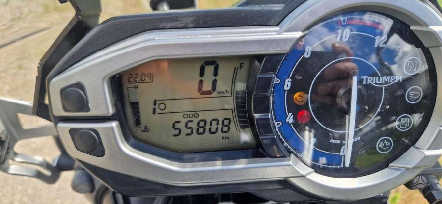 White Triumph Tiger 2011 in Vilnius, with an engine capacity of 0.80 L and mileage of 56 thousand km for 4999 €, photo 6 on AUTOMOTO.COM.LV