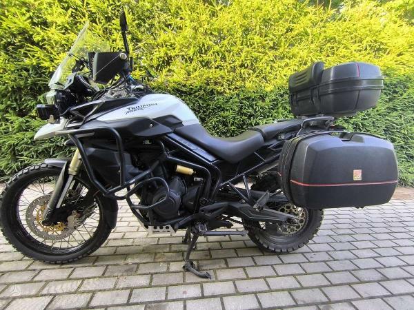 White Triumph Tiger 2012 in Taurage, with an engine capacity of 0.80 L and mileage of 55 thousand km for 4999 €, photo 1 on AUTOMOTO.COM.LV