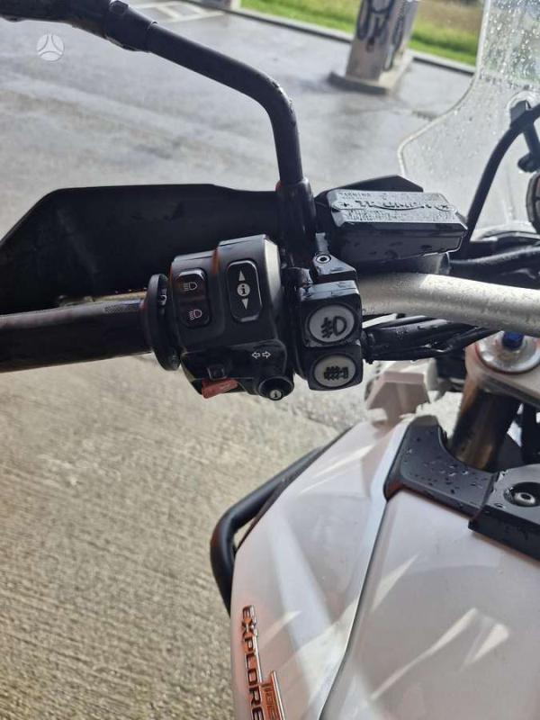 White Triumph Tiger 2014 in Kaisiadorys, with an engine capacity of 1.22 L and mileage of 96 thousand km for 6450 €, photo 10 on AUTOMOTO.COM.LV