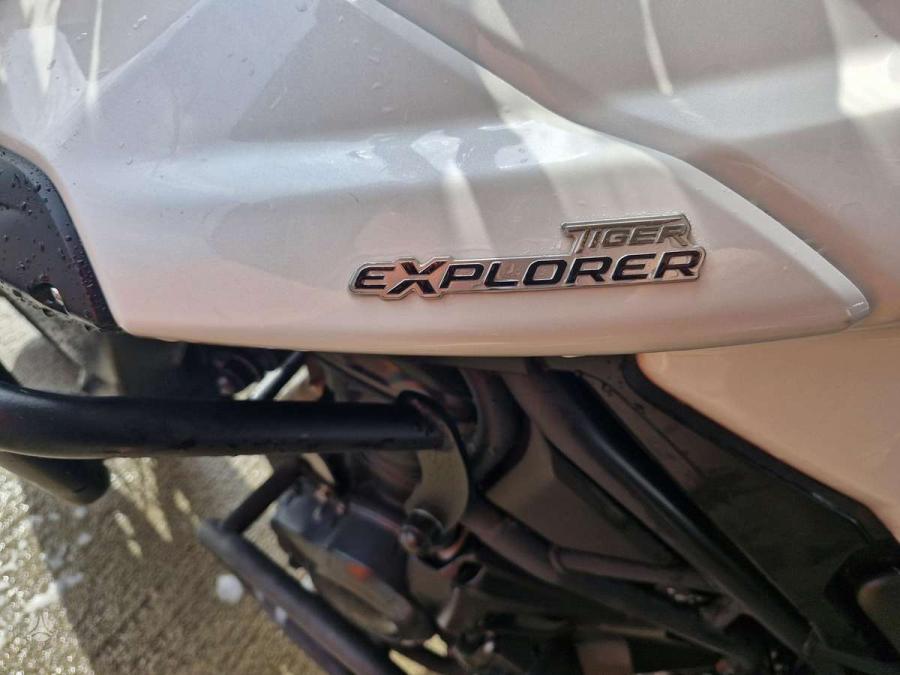 White Triumph Tiger 2014 in Kaisiadorys, with an engine capacity of 1.22 L and mileage of 96 thousand km for 6450 €, photo 14 on AUTOMOTO.COM.LV