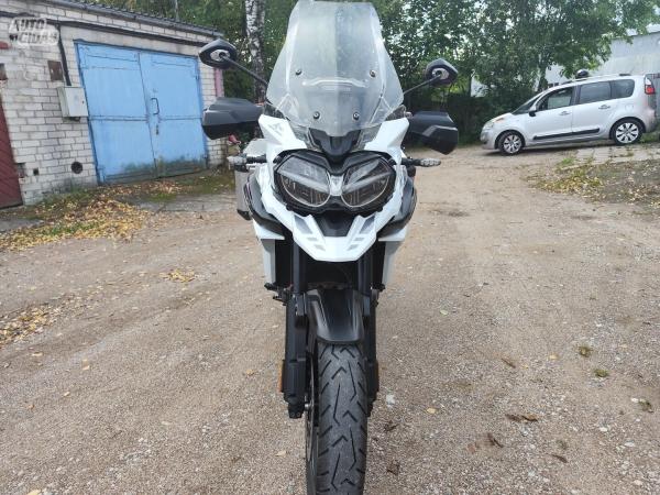 White Triumph Tiger 2020 in Silale, with an engine capacity of 1.22 L and mileage of 64 thousand km for 7000 €, photo 4 on AUTOMOTO.COM.LV