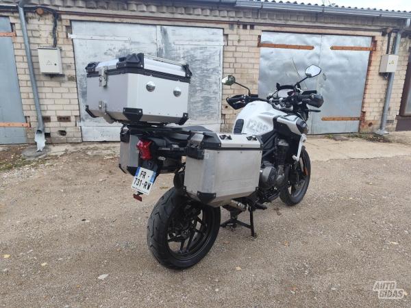 White Triumph Tiger 2020 in Silale, with an engine capacity of 1.22 L and mileage of 64 thousand km for 7000 €, photo 8 on AUTOMOTO.COM.LV