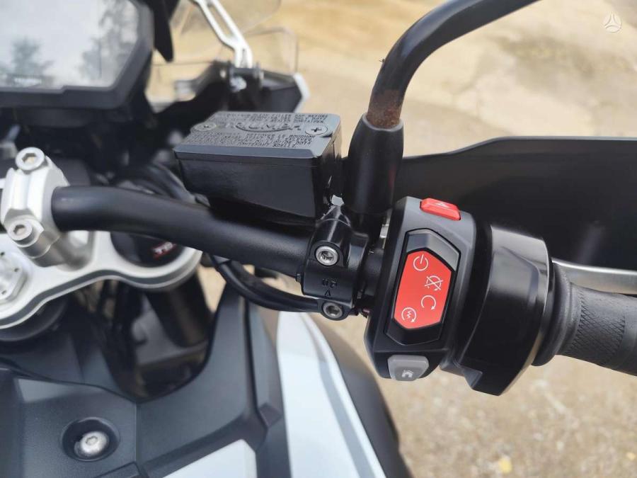 White Triumph Tiger 2020 in Silale, with an engine capacity of 1.22 L and mileage of 64 thousand km for 7000 €, photo 12 on AUTOMOTO.COM.LV