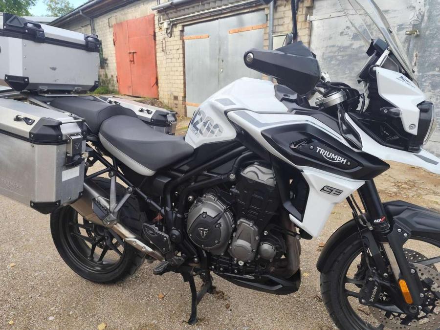 White Triumph Tiger 2020 in Silale, with an engine capacity of 1.22 L and mileage of 64 thousand km for 7000 €, photo 13 on AUTOMOTO.COM.LV