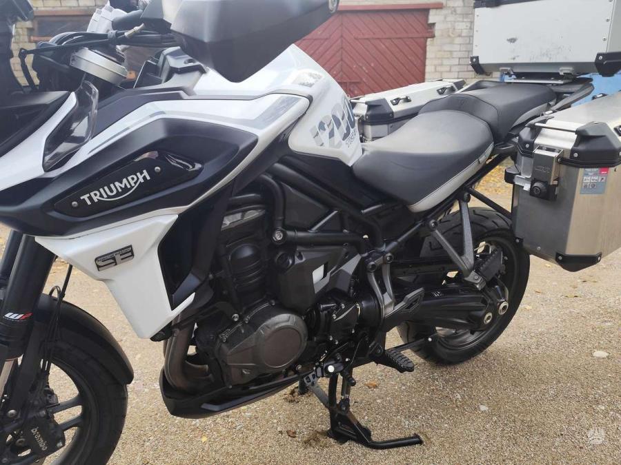 White Triumph Tiger 2020 in Silale, with an engine capacity of 1.22 L and mileage of 64 thousand km for 7000 €, photo 15 on AUTOMOTO.COM.LV
