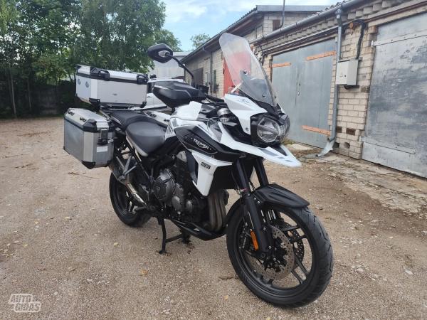 White Triumph Tiger 2020 in Silale, with an engine capacity of 1.22 L and mileage of 64 thousand km for 7000 €, photo 1 on AUTOMOTO.COM.LV